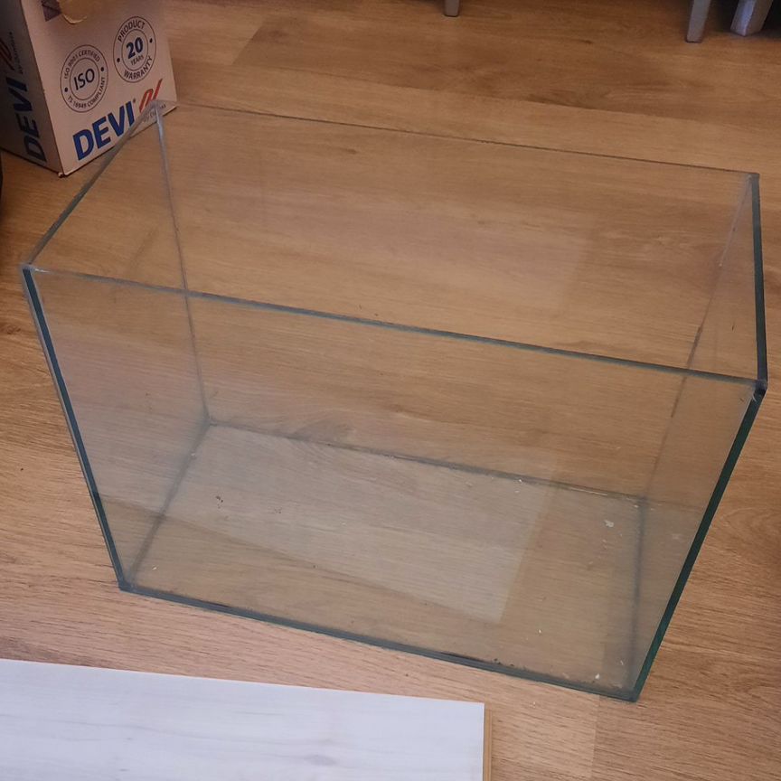 Аквариум 30 л течет