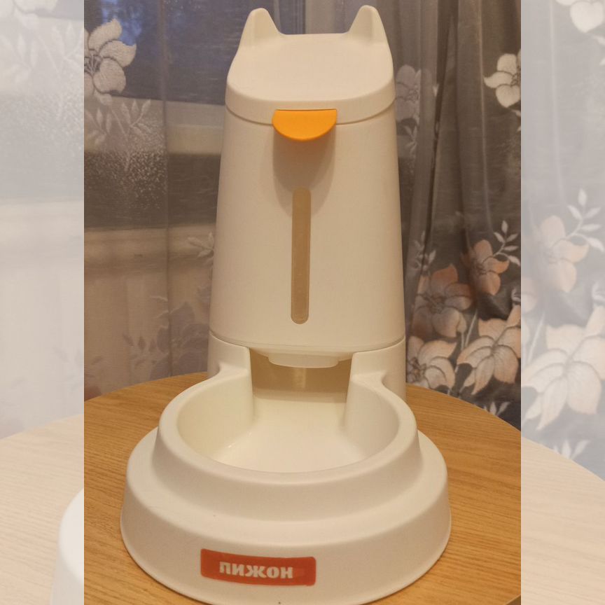 Кормушка для кошек и собак