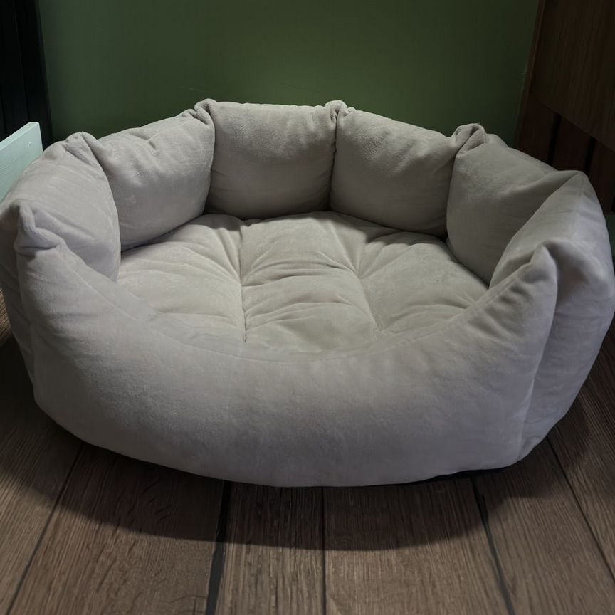 Лежанка для кошек новая
