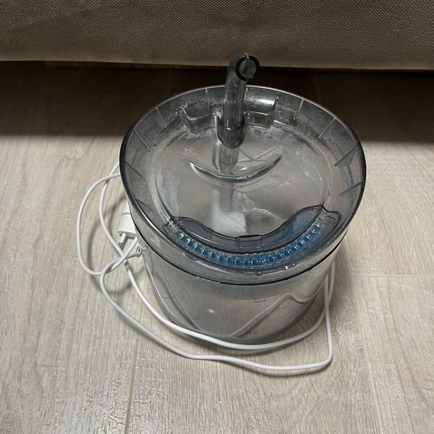 Фонтан поилка для кошек