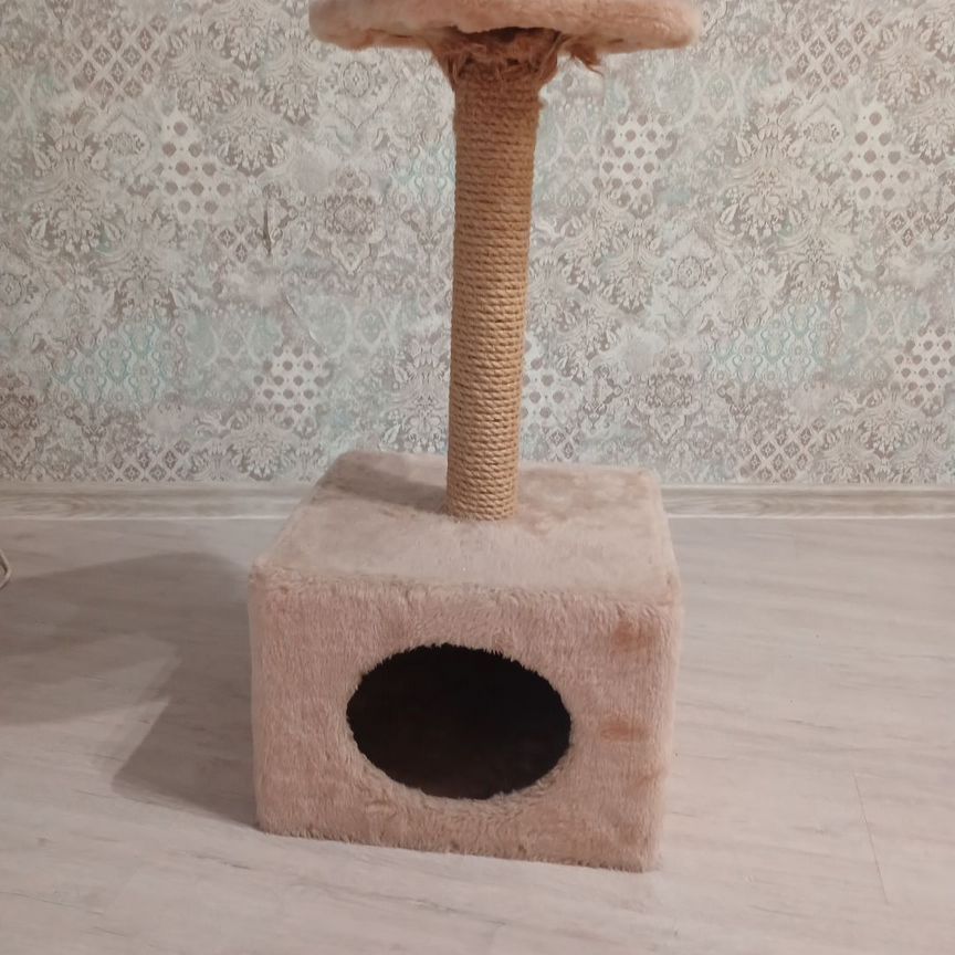 Домик для кошки с когтеточкой бу