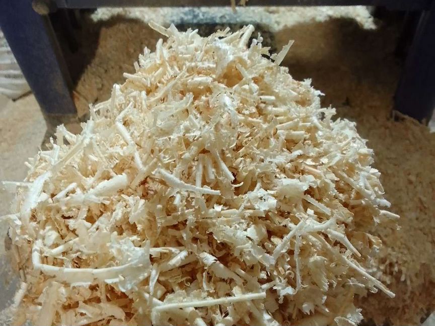 Опилки и стружка