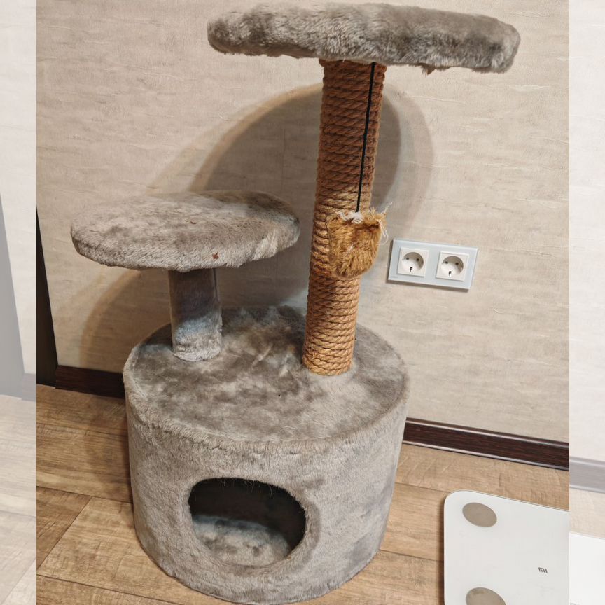 Домик для кошки с когтеточкой бу