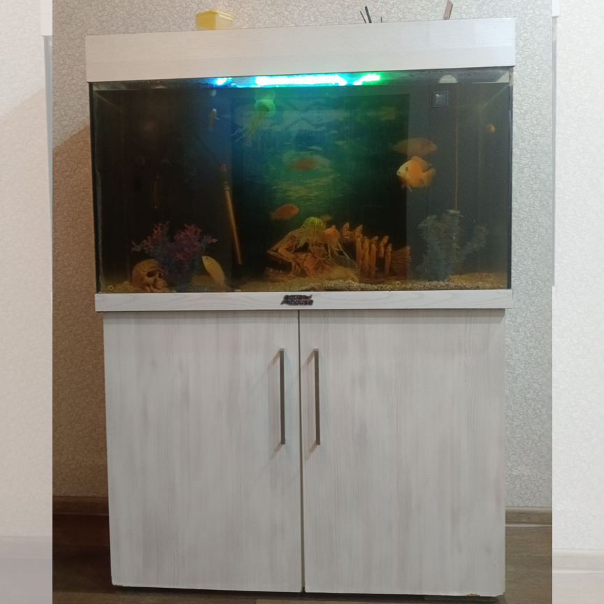 Аквариум с тумбой белый
