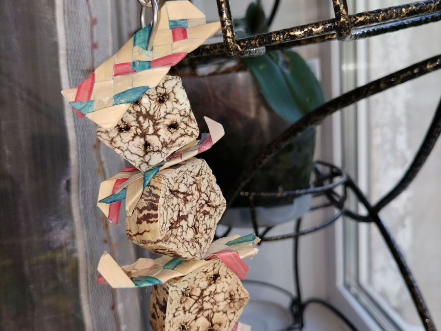 Игрушки для попугая