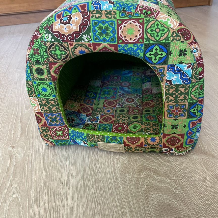 Домик для собак и кошек
