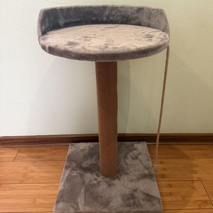 Лежанка для кошек новая