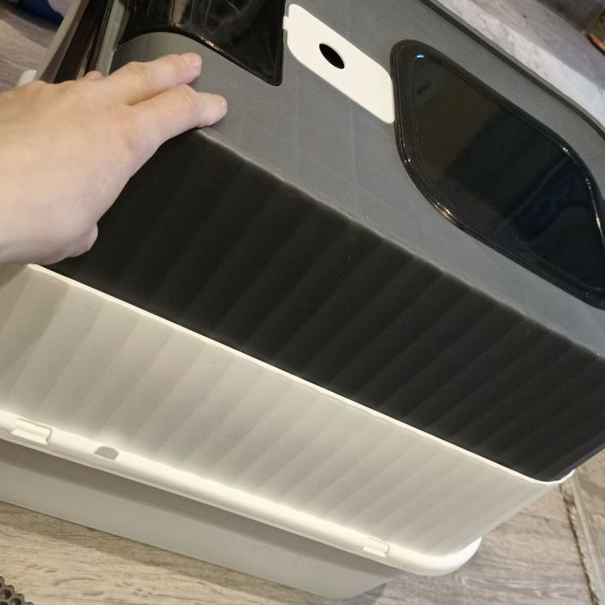 Закрытый лоток для кошек