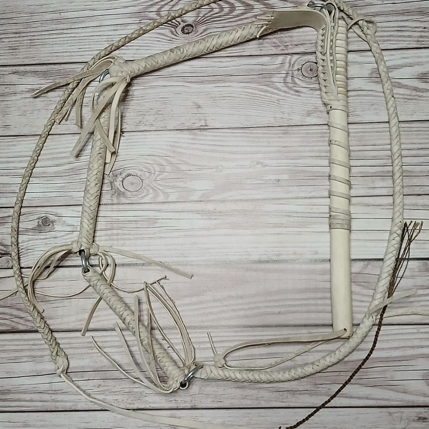 Кожанный кнут