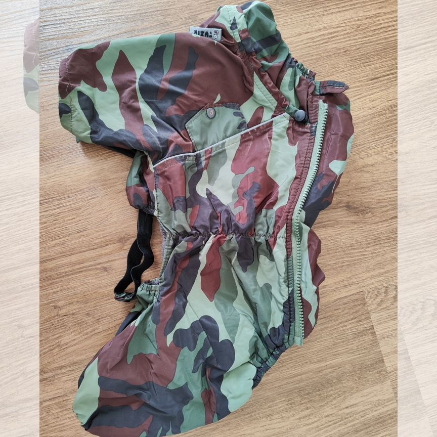 Зимний комбинезон для маленькой собаки