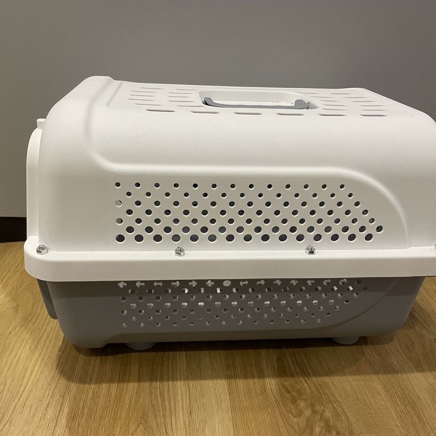 Переноска для животных пластиковая