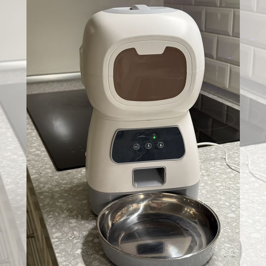 Автоматическая кормушка для кошек и собак