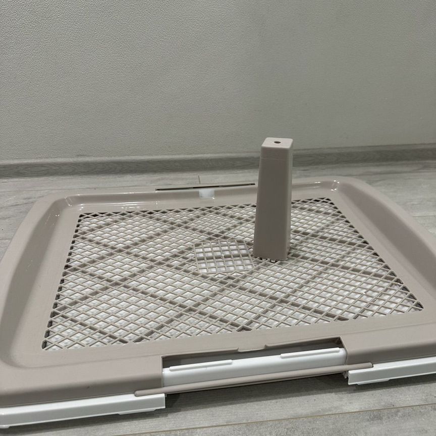 Лоток для собак со столбиком