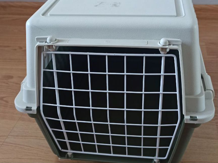 Переноска для кошек пластиковая