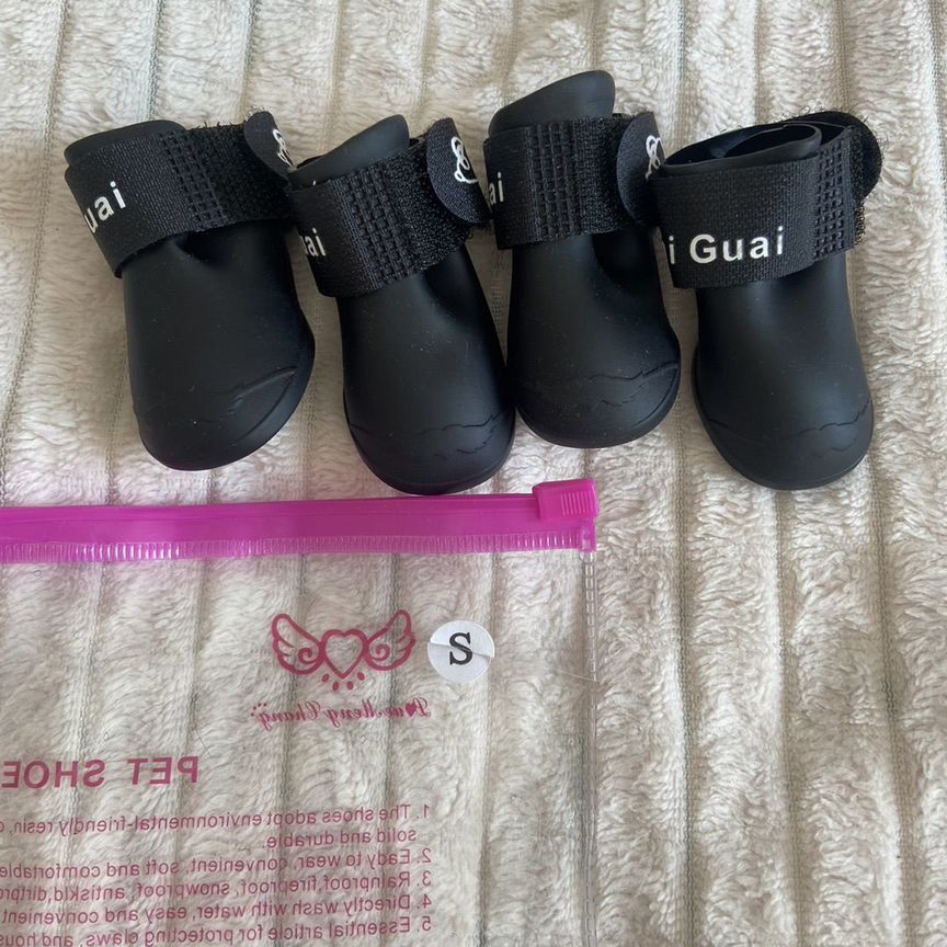 Обувь для маленьких собак