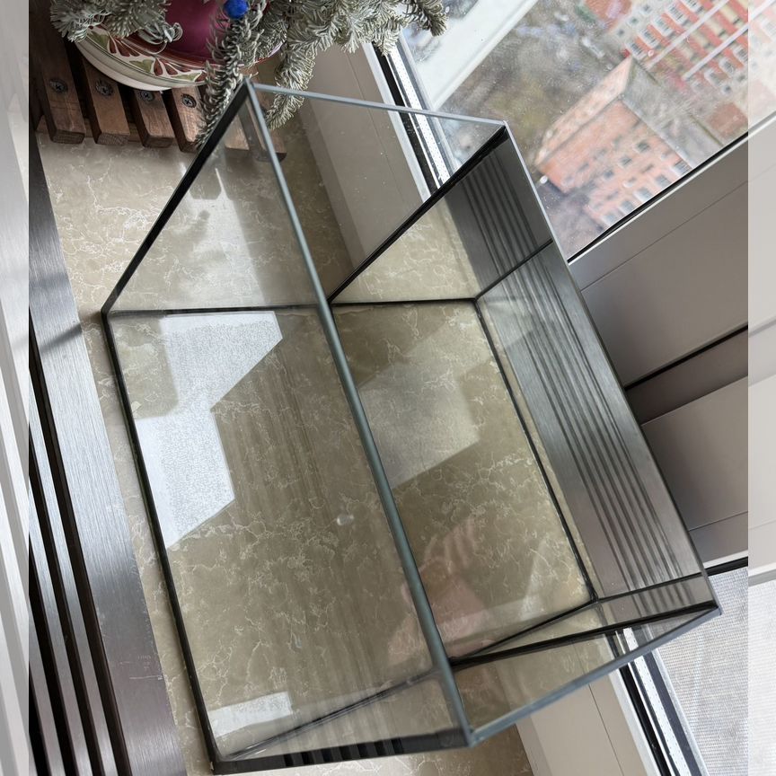 Аквариум с зеркалом