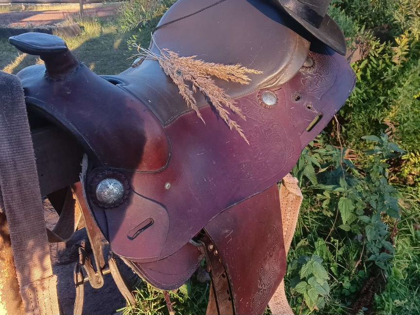 Вестерн седло