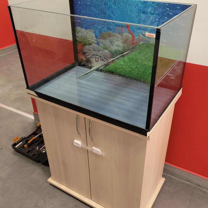 Аквариум с тумбой