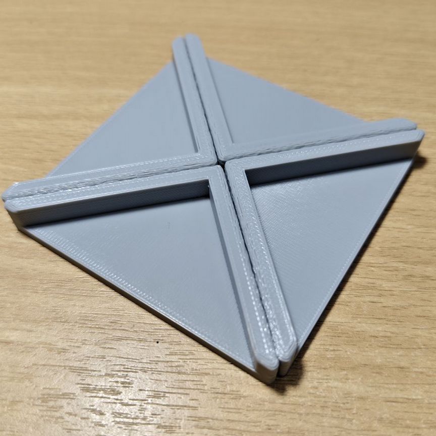 Уголки для аквариума