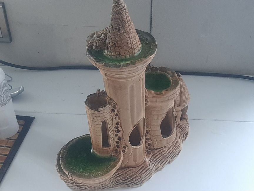 Замок для аквариума