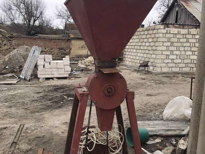 Зернодробилка