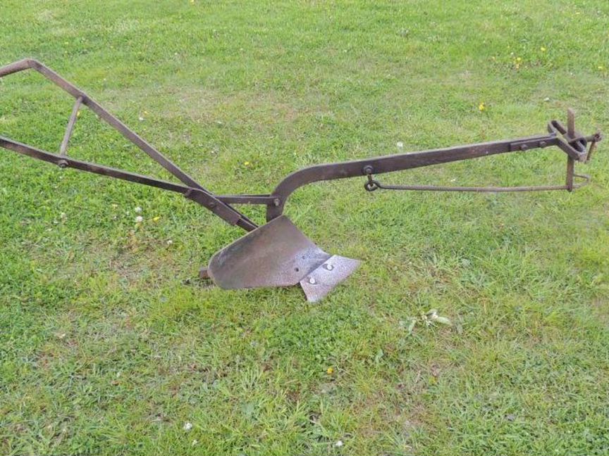 Конный плуг