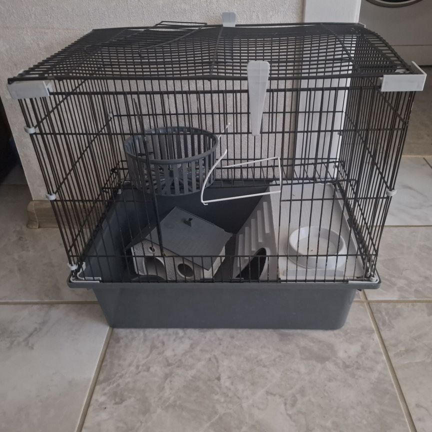 Продам домик для хомяка