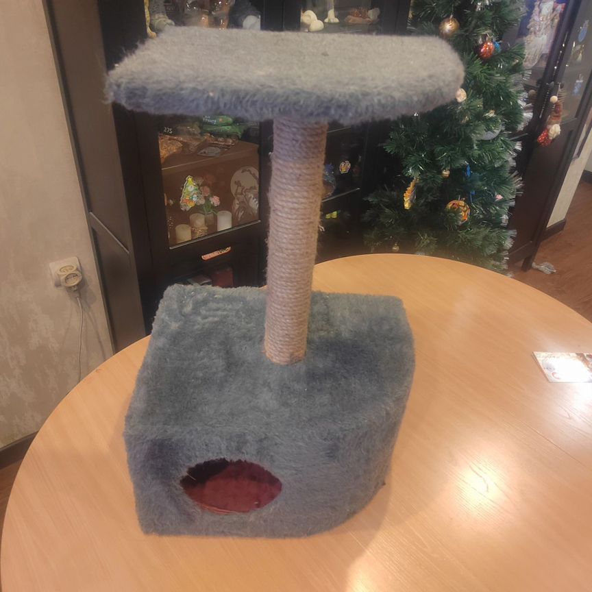 Дом для кота с когтеточкой и лежанкой