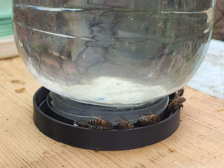 Вакуумная поилка для пчел