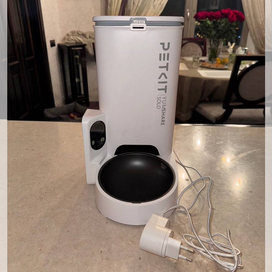 Автоматическая кормушка c видео камерой petkit