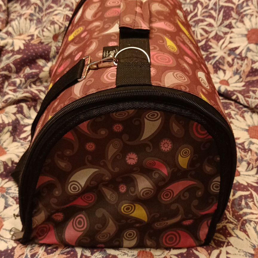 Переноска для кошек и маленьких собак