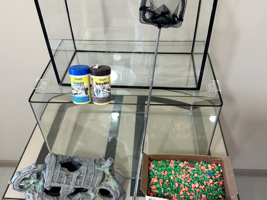 Аквариумы, набор для аквариумных рыб