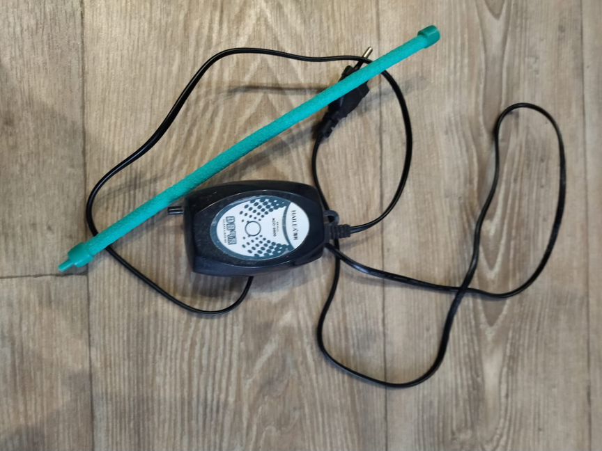 Аксессуары для аквариума обогреватель. кормушка