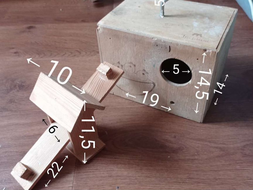 Качель для хомяков и домик для попугая