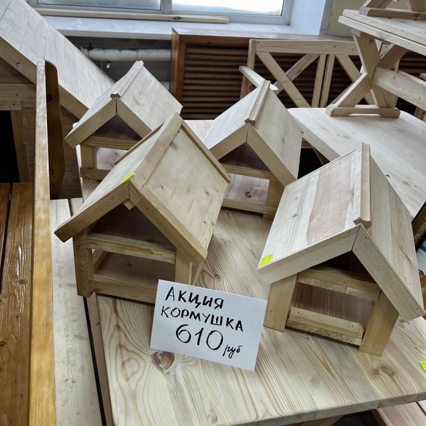 Собачья будка утепленная, кормушки