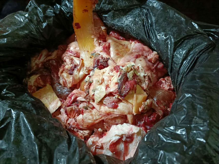 Мясные обрезки и кости для собак