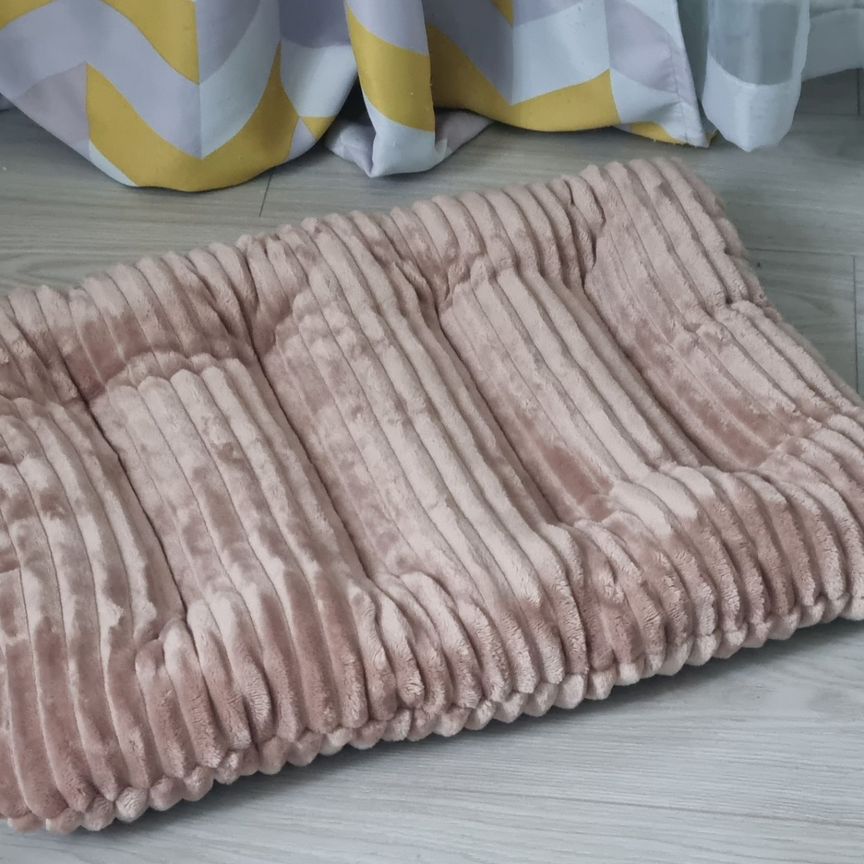 Лежанка для собак и кошек