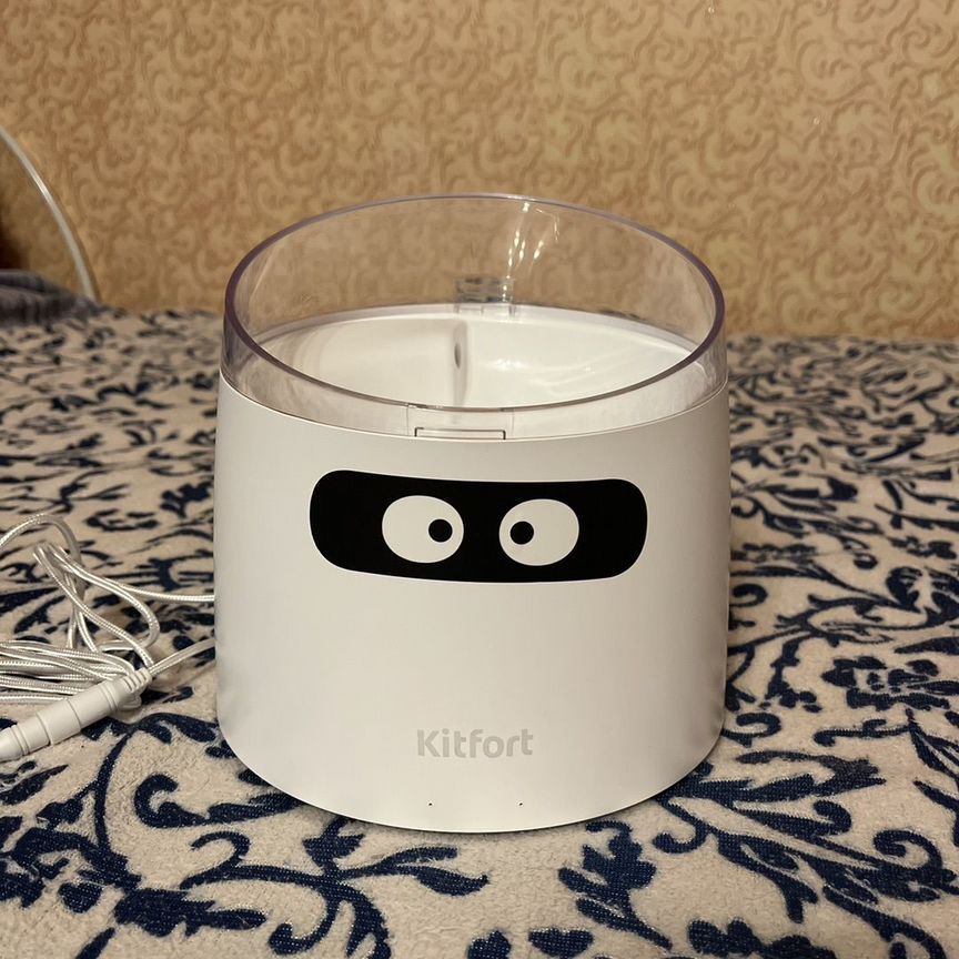 Фонтан поилка для кошек Kitfort кт-4050