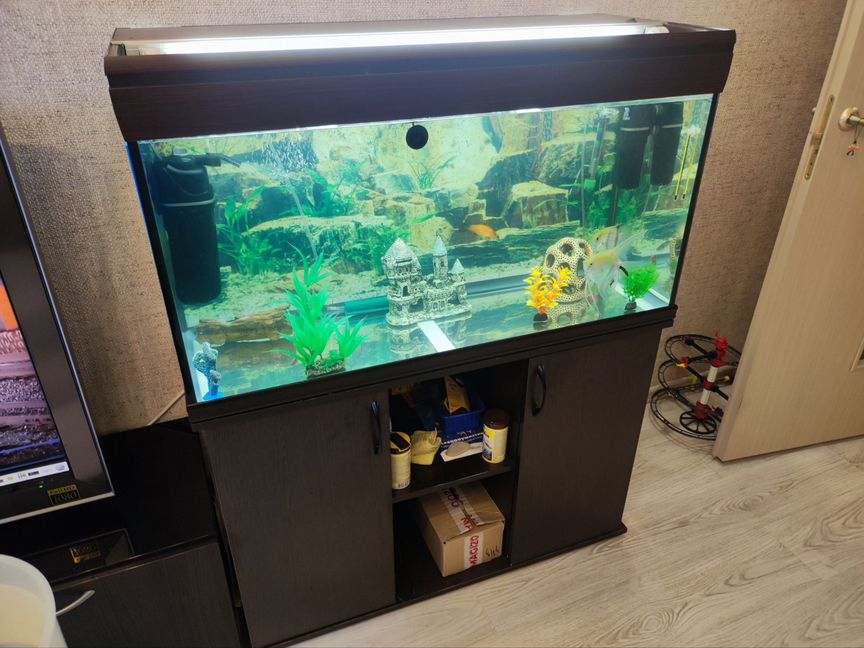Аквариум с тумбой 200 литров