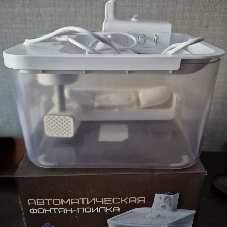 Фонтан поилка для кошек с датчиком движения
