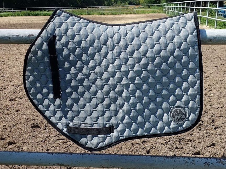 Конкурный вальтрап для лошади