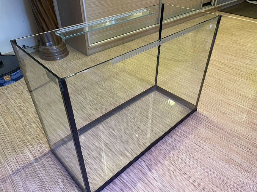 Аквариум и крышка