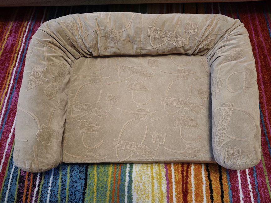 Диван-лежанка для кошки или собаки