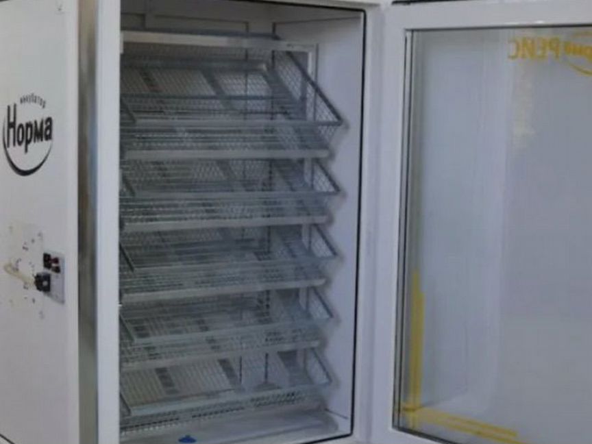 Инкубатор для яиц автоматический