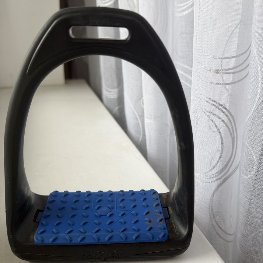 Стремена для лошади