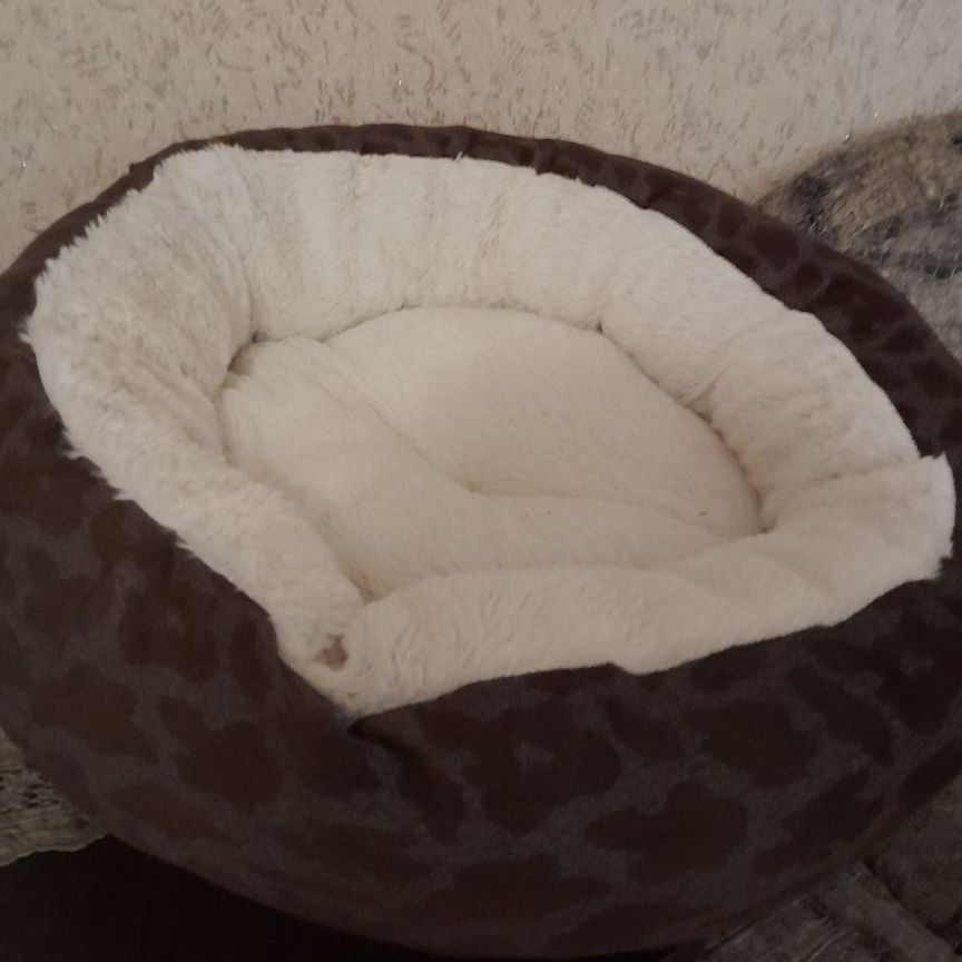 Лежанка для кошек и собак мелких пород