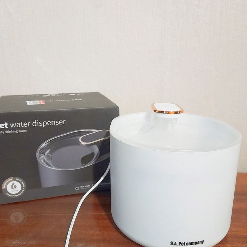 Фонтан поилка для кошек и собак