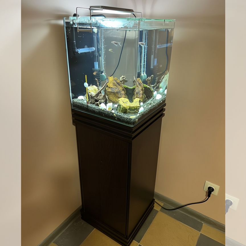 Аквариум с тумбой