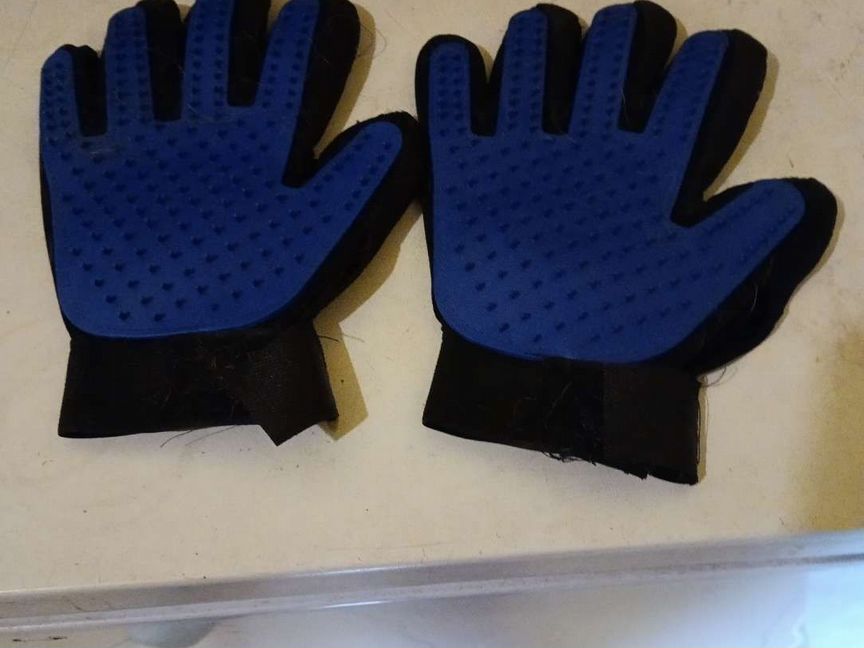 Перчатки для вычесывания собак