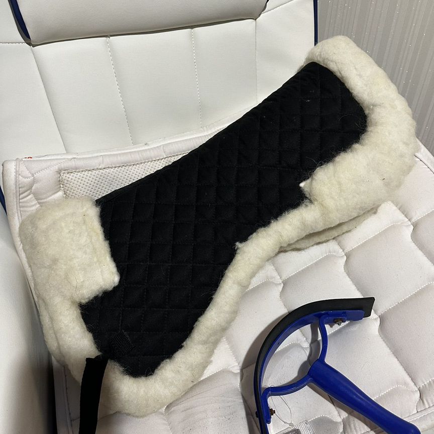 Меховушка под седло